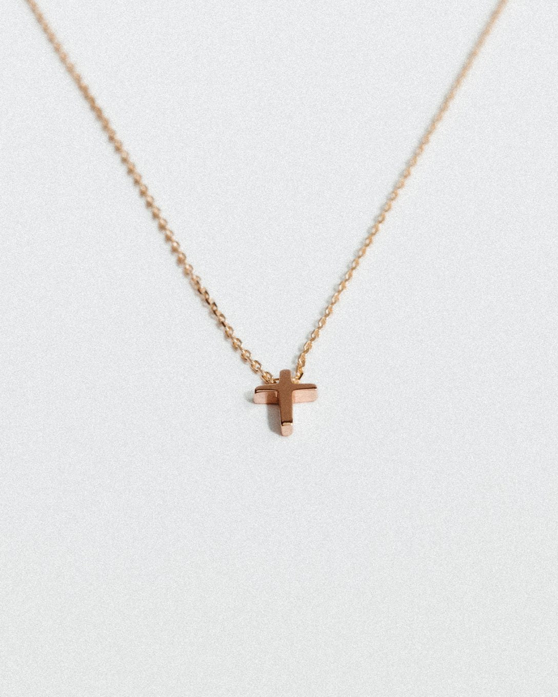 Small rose gold cross necklace | Abulil
