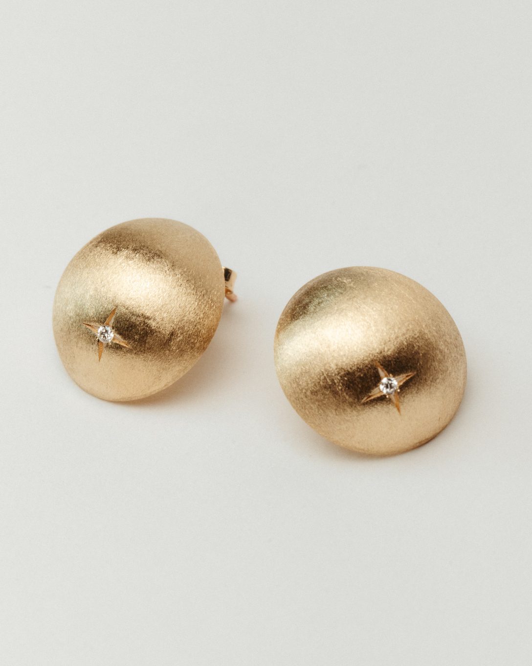 Large yellow gold diamond globe earrings | Abulil